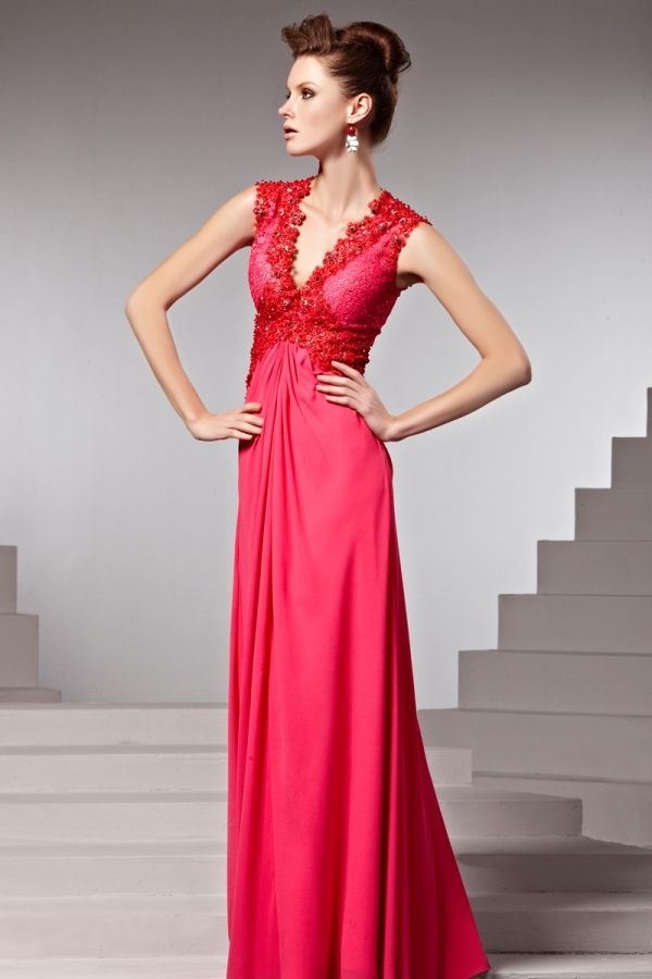 Robe Rouge Taille Empire Ornée De Bijoux Avec Col V Jmrouge Fr